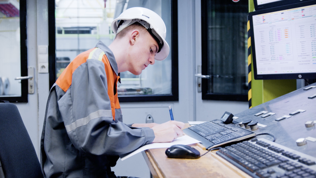 The Missing Link in Manufacturing IT: Connected Worker Platforms
